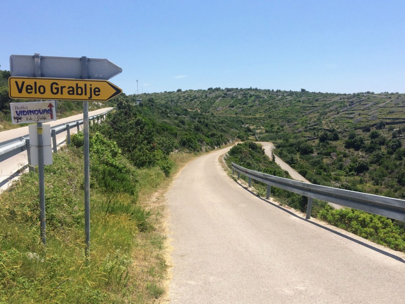 フヴァル島で絶景ハイキング！村巡りorビーチ巡りの2コース【初心者OK】 | Ça voir! －さぼわーる－